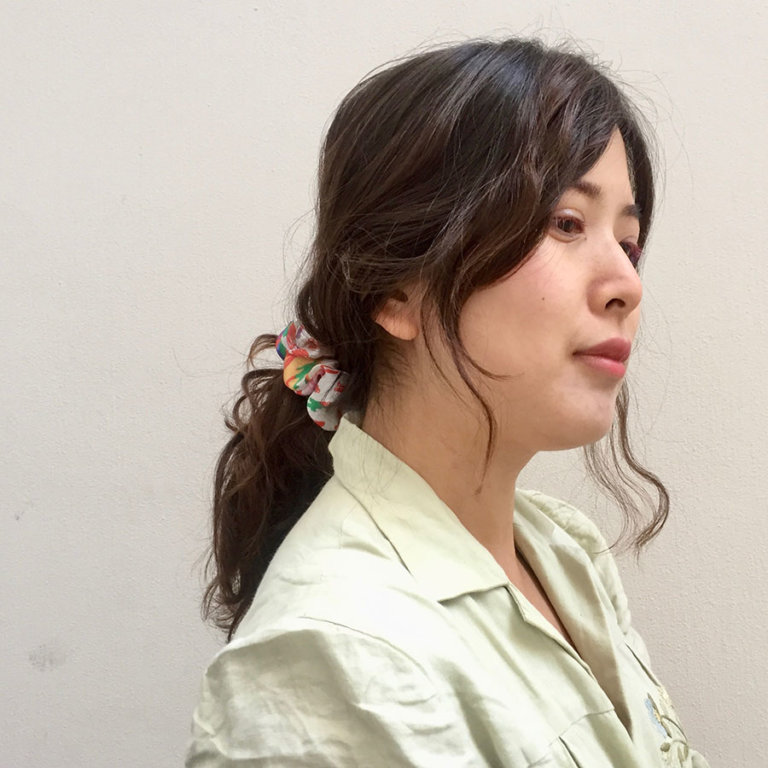 escapade-colorsplash-silk-hair-scrunchy-ponytail | Mont Kiji